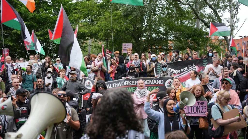 La Justicia británica condena como 'terroristas' a los cuatro miembros ...